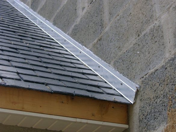 Comment poser un solin pour bac acier