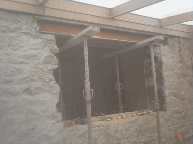 Comment faire une petite ouverture dans un mur en parpaing ? - Housekeeping Magazine : Idées ...